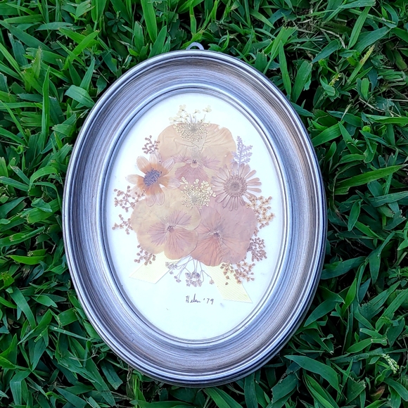 Source Unknown | Wall Decor | Vintageovalbouquet Of Dried Flowers Oval ...